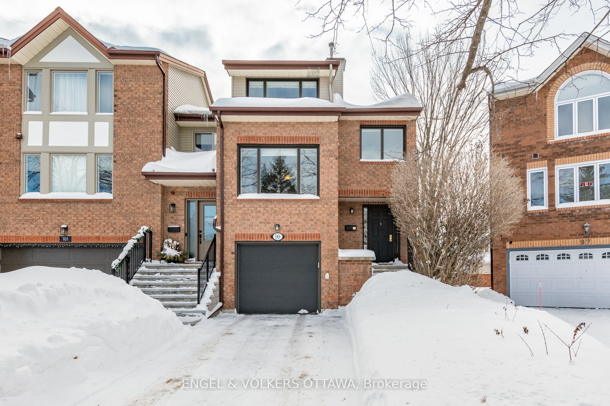 99 Dunbarton Court, Ottawa, Ontario K1K4L7 Sold History | HouseSigma